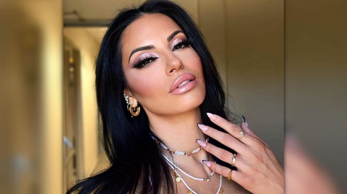 Τροχαίο στην Ιερά Οδό για τη Δήμητρα Αλεξανδράκη – Η κατάσταση της ...